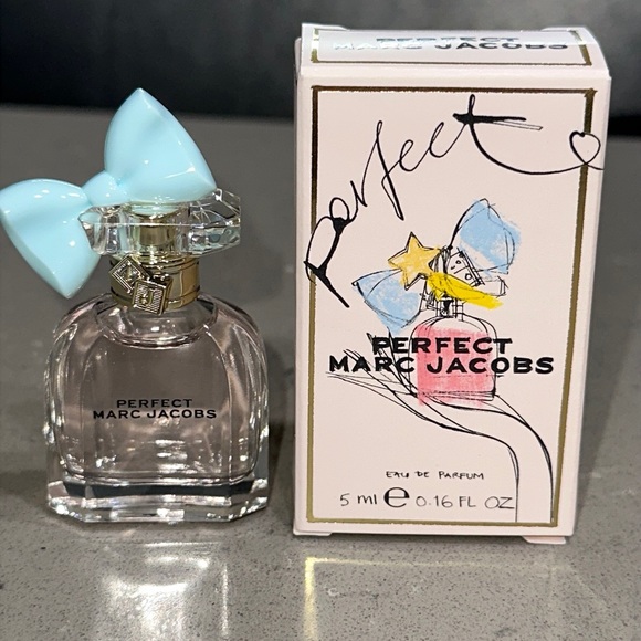 Marc Jacobs | Bath & Body | Marc Jacobs Mini Perfect | Poshmark